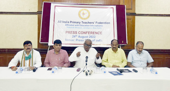 अखिल भारतीय प्राथमिक शिक्षक संघ ने की जालौर घटना की निंदा - UdayBhoomi