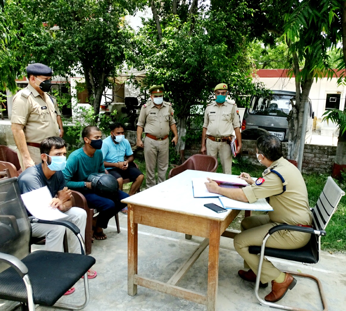 थानों में फरियादियों को निराश न करें: एसएसपी - UdayBhoomi