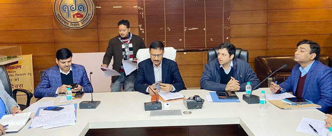 इन्वेस्टर समिट आयोजन की तैयारी ने पकड़ा जोर, डीएम ने की समीक्षा